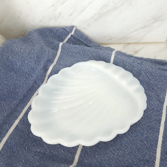 Avon | Bath | Vintage Avon Milk Glass Seashell Soap Dish | Poshmark